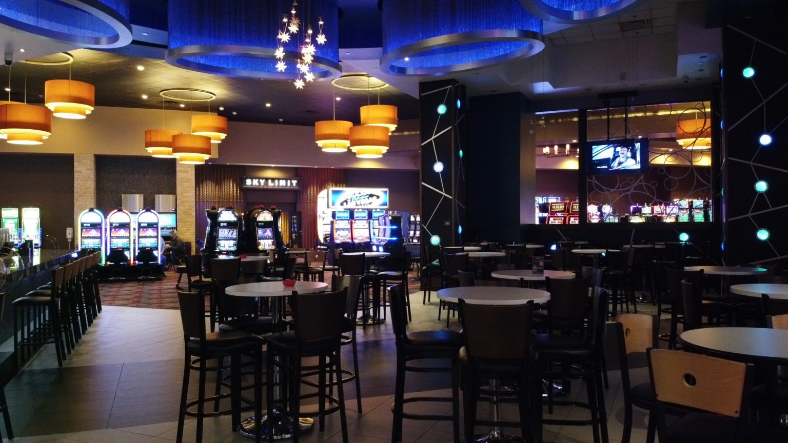 Live Entertainment – Indigo Sky